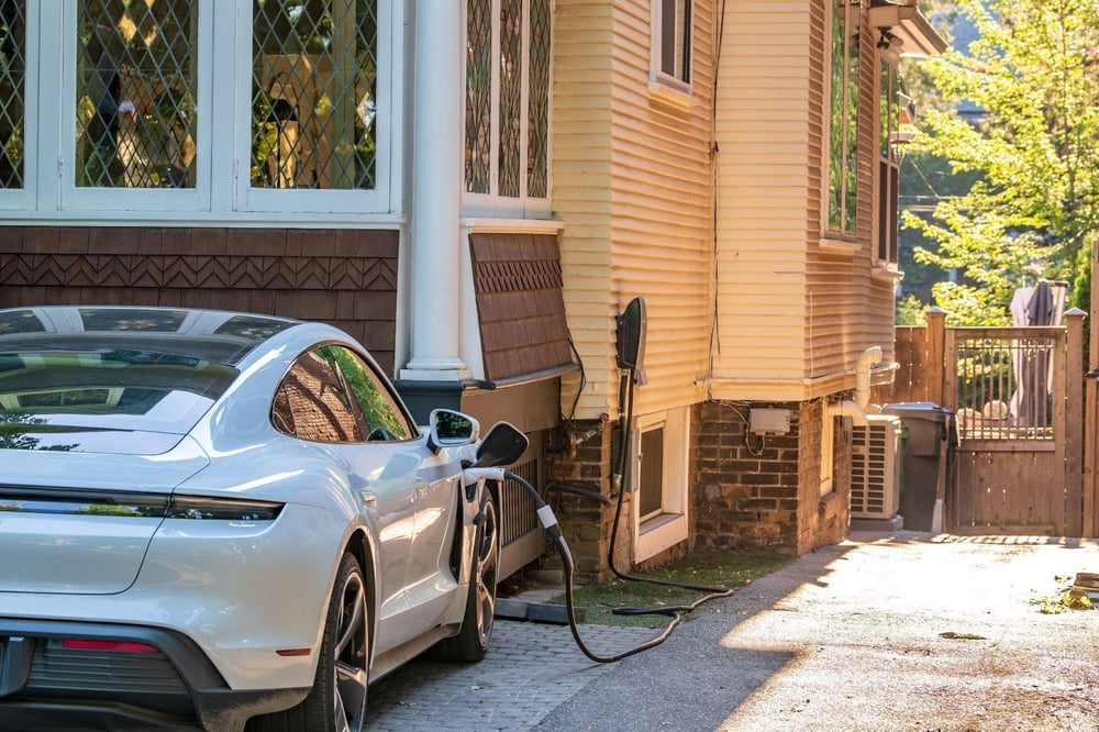 Charging Your Electric Vehicle to 100%: Good or Bad Idea?